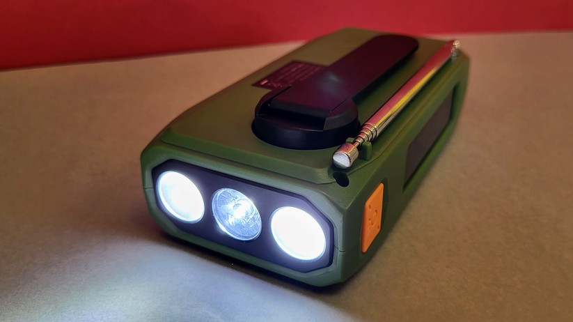 Top 10: Das beste Kurbelradio im Test – mit Solar, DAB+ & Co. | Heise ...