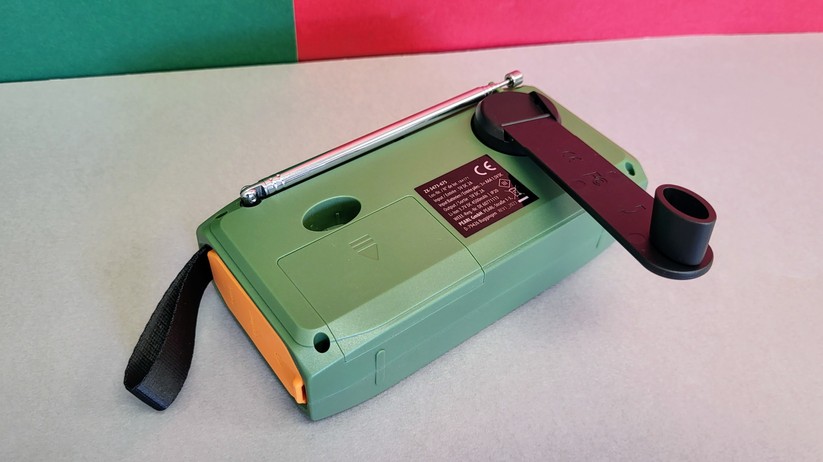 Top 10: Das beste Kurbelradio im Test – mit Solar, DAB+ & Co. | Heise ...